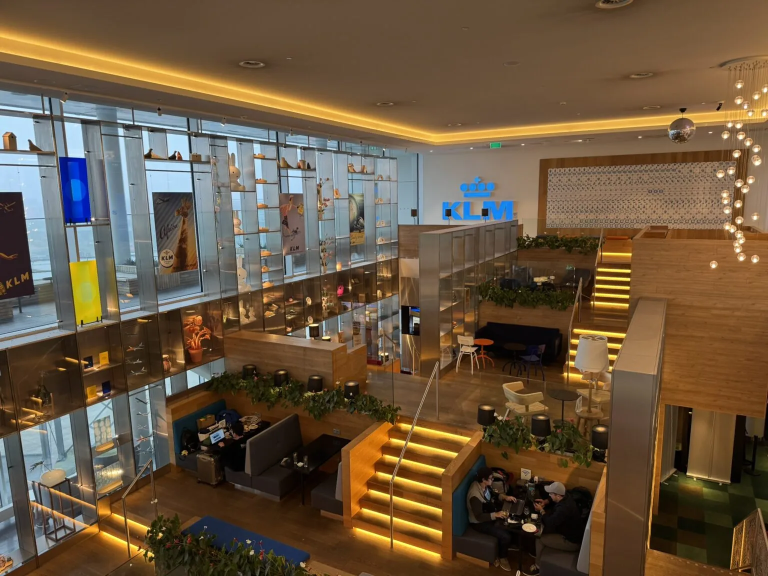Last minute upgrade to KLM business on 787-10 proves worth it - Runway ...