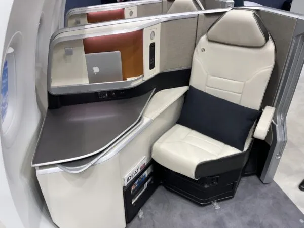 The “magic triangle” problem with narrowbody outward herringbonesRunway ...