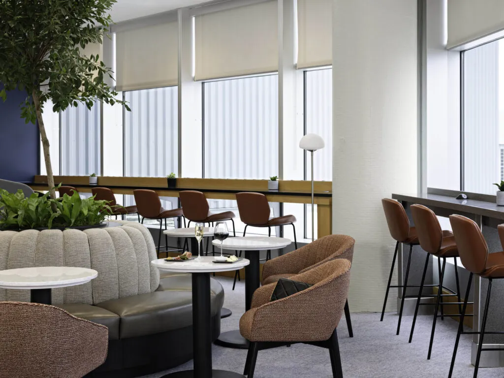 Inside British Airways' refreshed Heathrow T3 Club LoungeRunway Girl