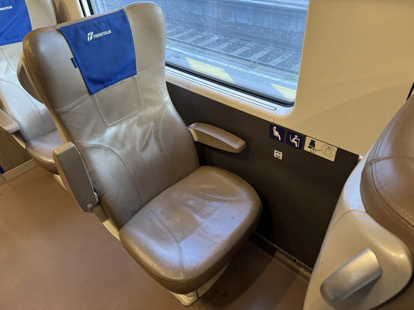 Lyon-Paris Frecciarossa business class: a worthy TGV challenger?Runway Girl