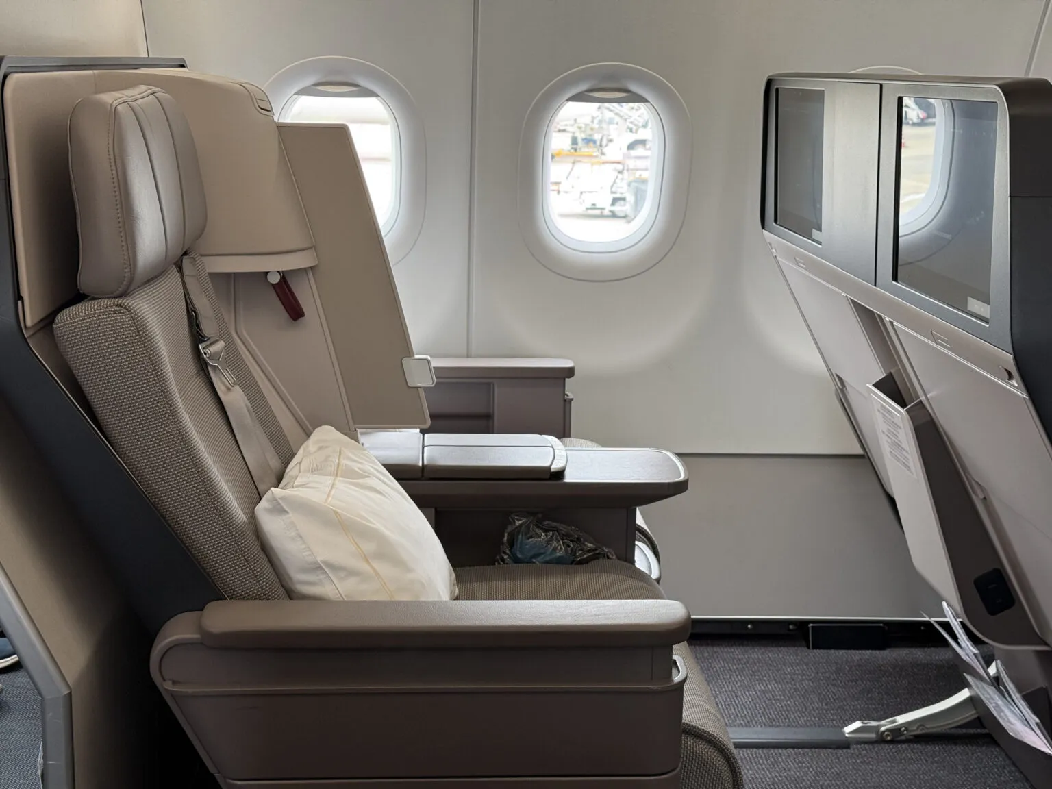 Air Rest: the standard-setter for recliner-plus businessRunway Girl