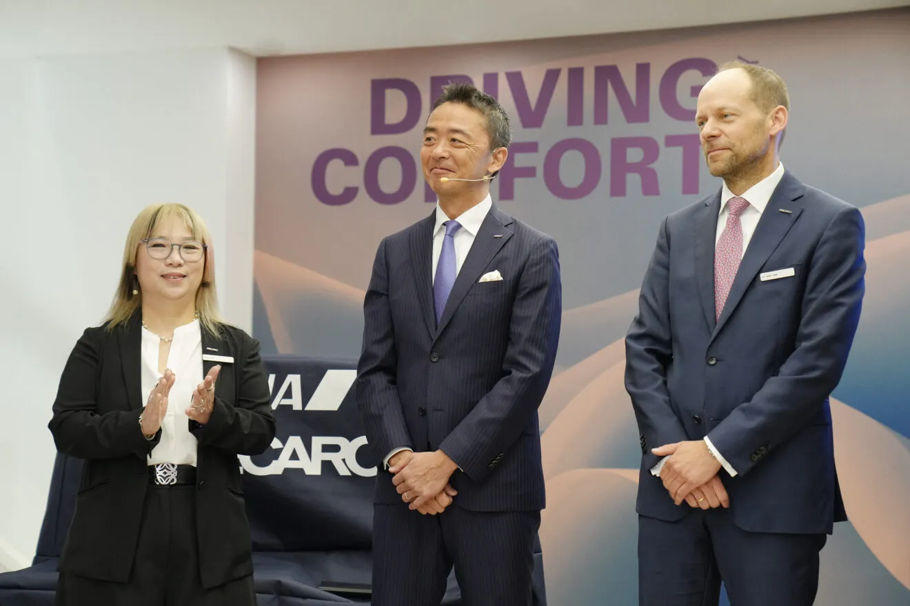 Press Release: Recaro and ANA display R3 and R4 at AIX 2025Runway Girl