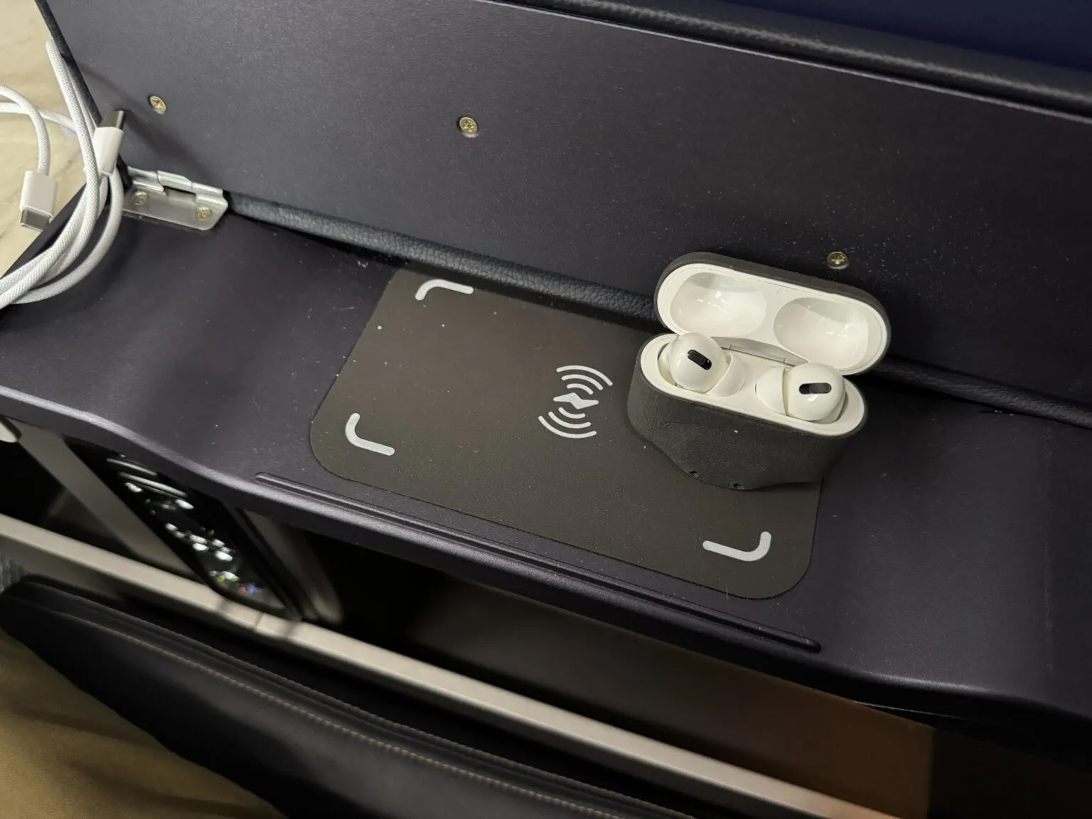 United Airlines' premium chops on display with MAX 8 First ClassRunway Girl