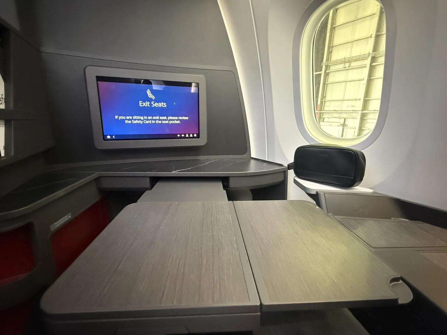 American unveils 787-9 Flagship, striking first in premium war - Runway ...