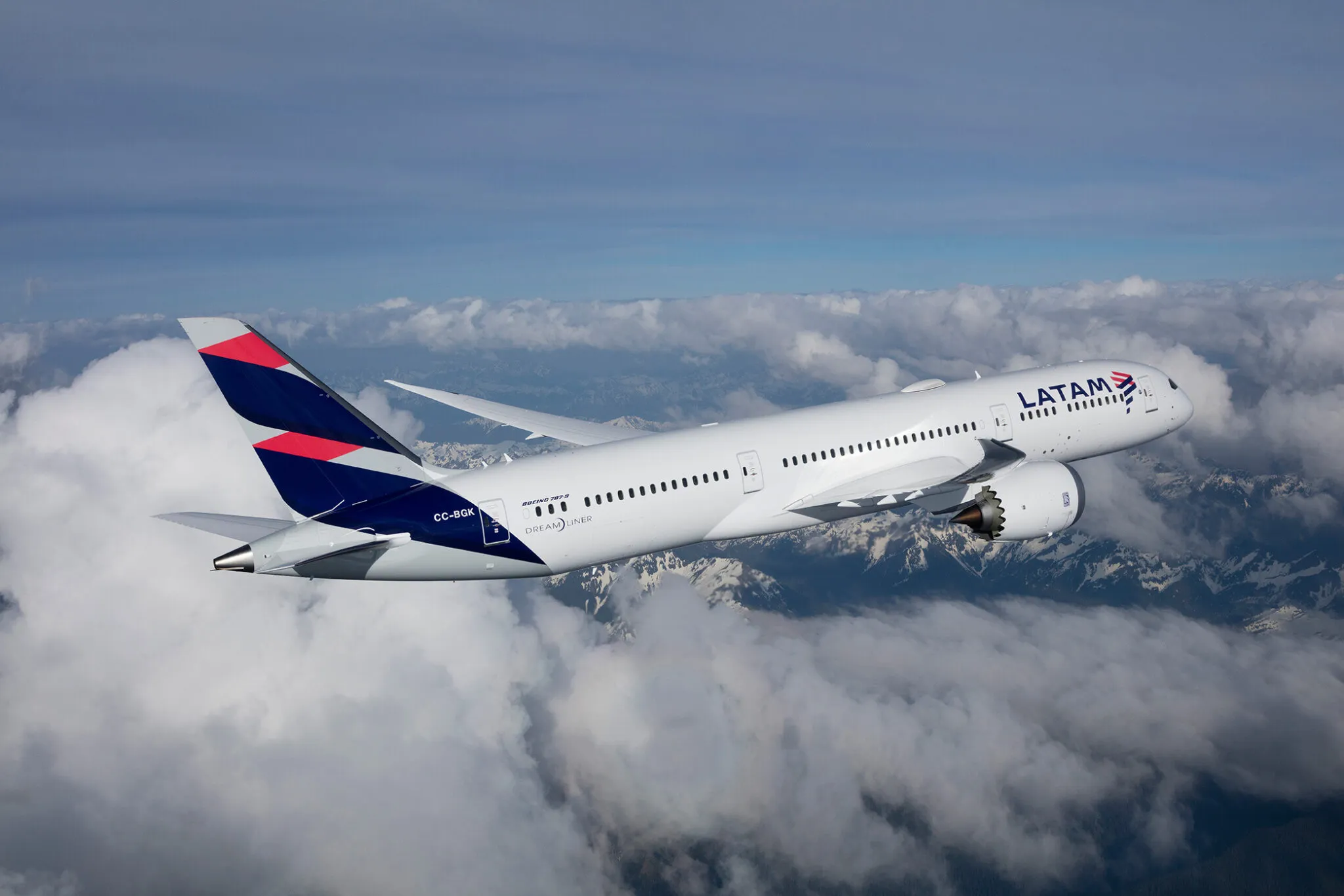 LATAM touts GEO/LEO as it turns to Viasat Wi-Fi for widebodiesRunway Girl
