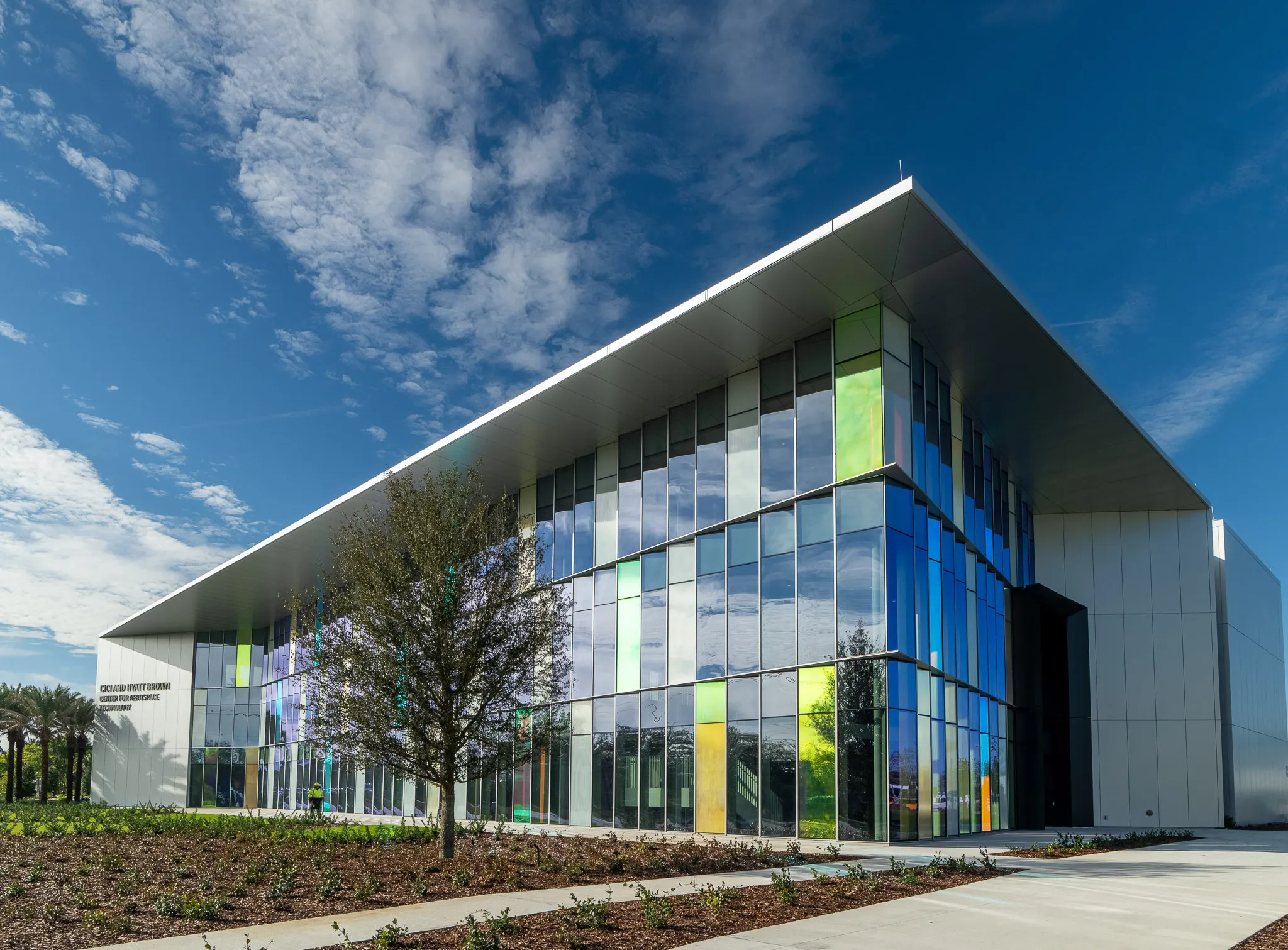 Press Release: Boeing opens engineering center at Embry-Riddle - Runway ...