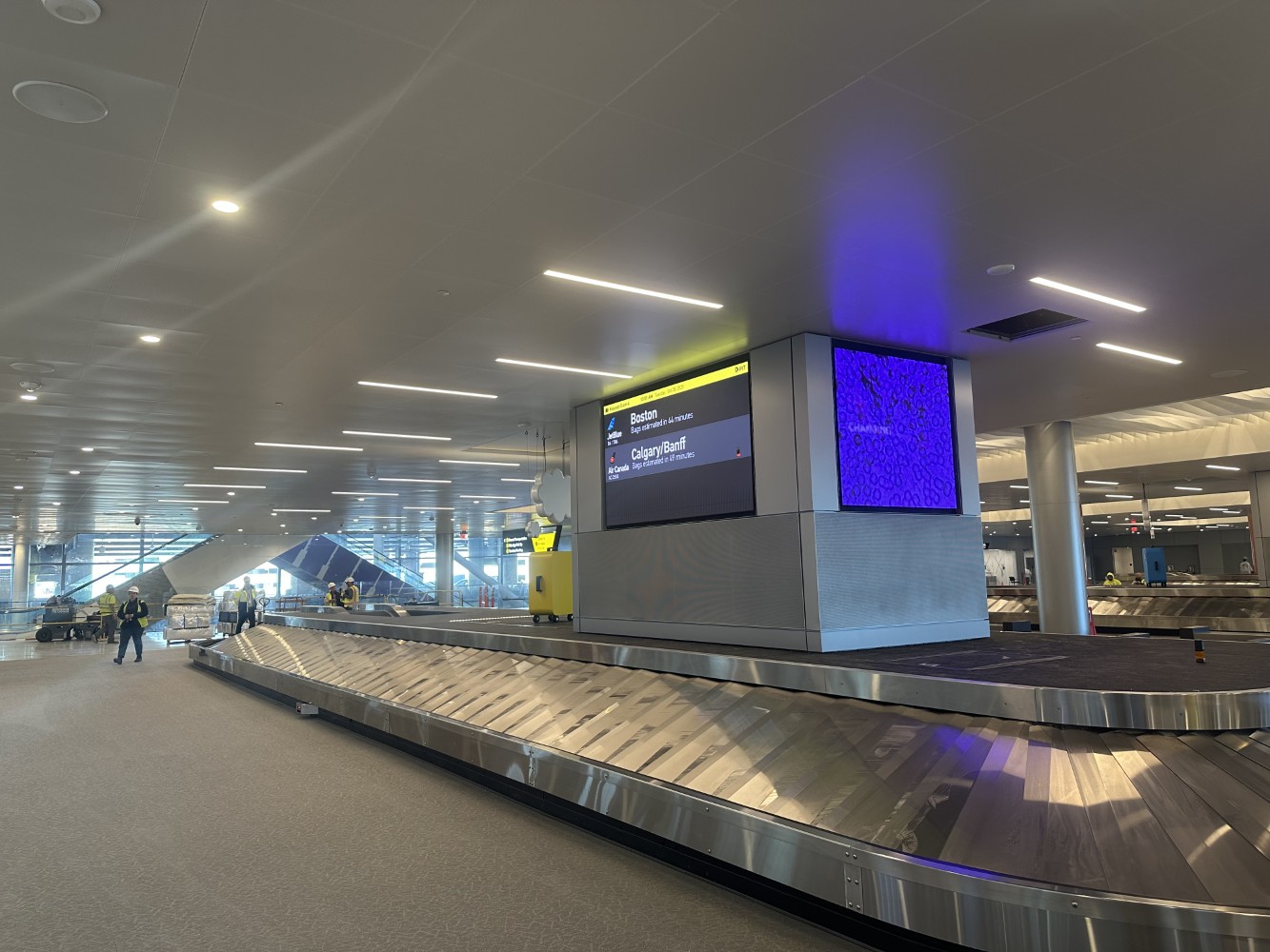 How Pittsburgh airport's stunning new terminal puts people first ...