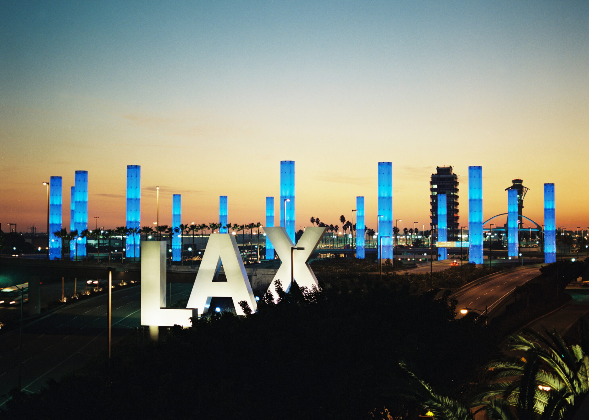 Press Release: LAX bids farewell to iconic pylons under roadway project ...