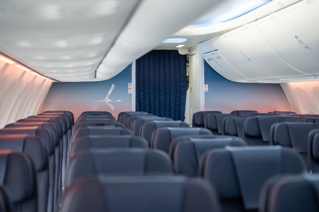 Press Release: LOT Polish Airlines unveils new 737 MAX 8 interiorRunway ...
